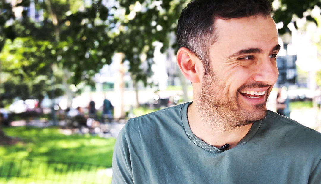 10 (Sort of) Simple Steps to Become a Successful Business Vlogger - Biz ...