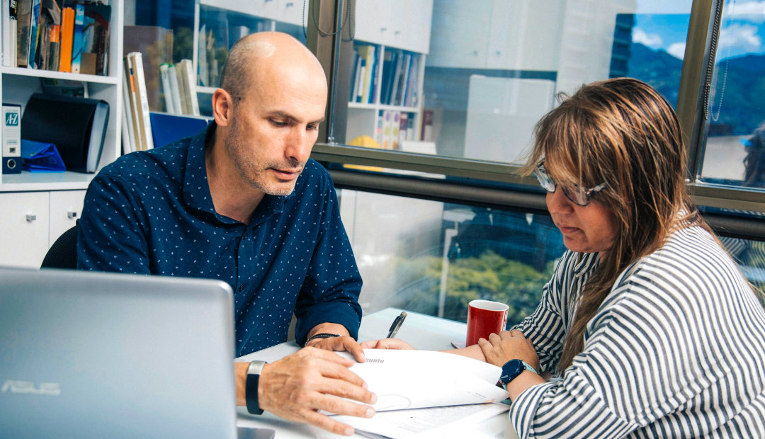 How to Choose a Custom Software Development Team for Business - Biz Epic